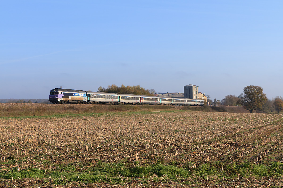 Photos-de-Trains.net :: CC 72158 et IC 1038 Mulhouse - Paris